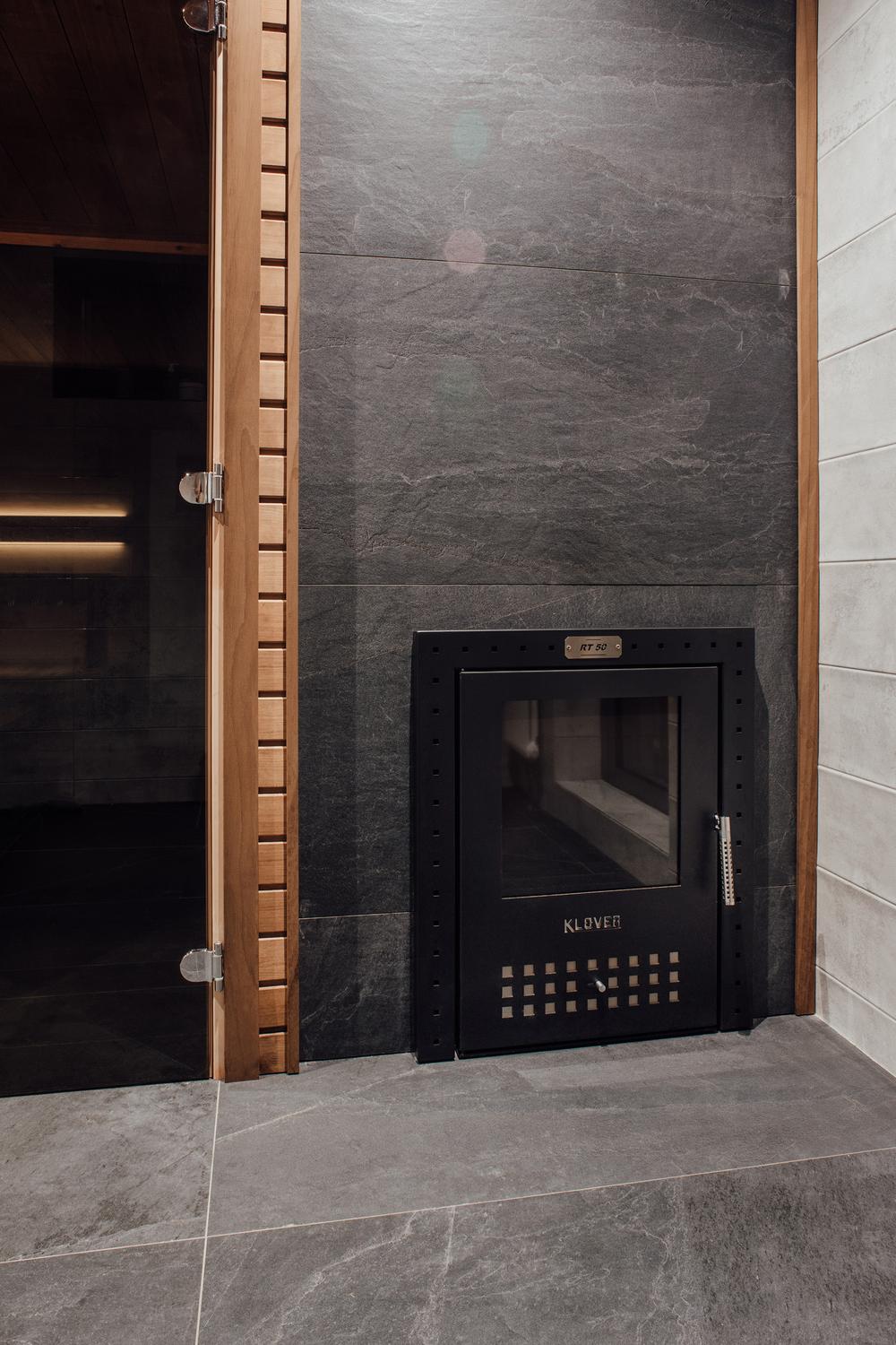 Видовая баня с панорамным окном